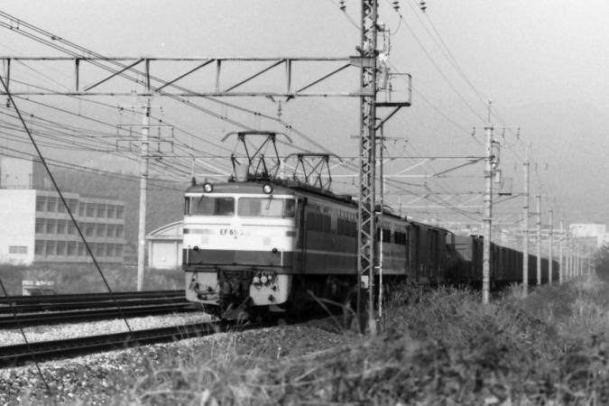 特集：広汎な時代要請に応えた平坦線区向け直流電気機関車の標準形式「EF65形」 - 日本の旅・鉄道見聞録